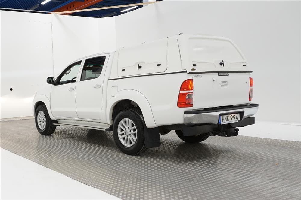 Begagnad Toyota Hilux 3.0 D-4D 4WD 171hk Aut Kåpa Drag | Riddermark Bil