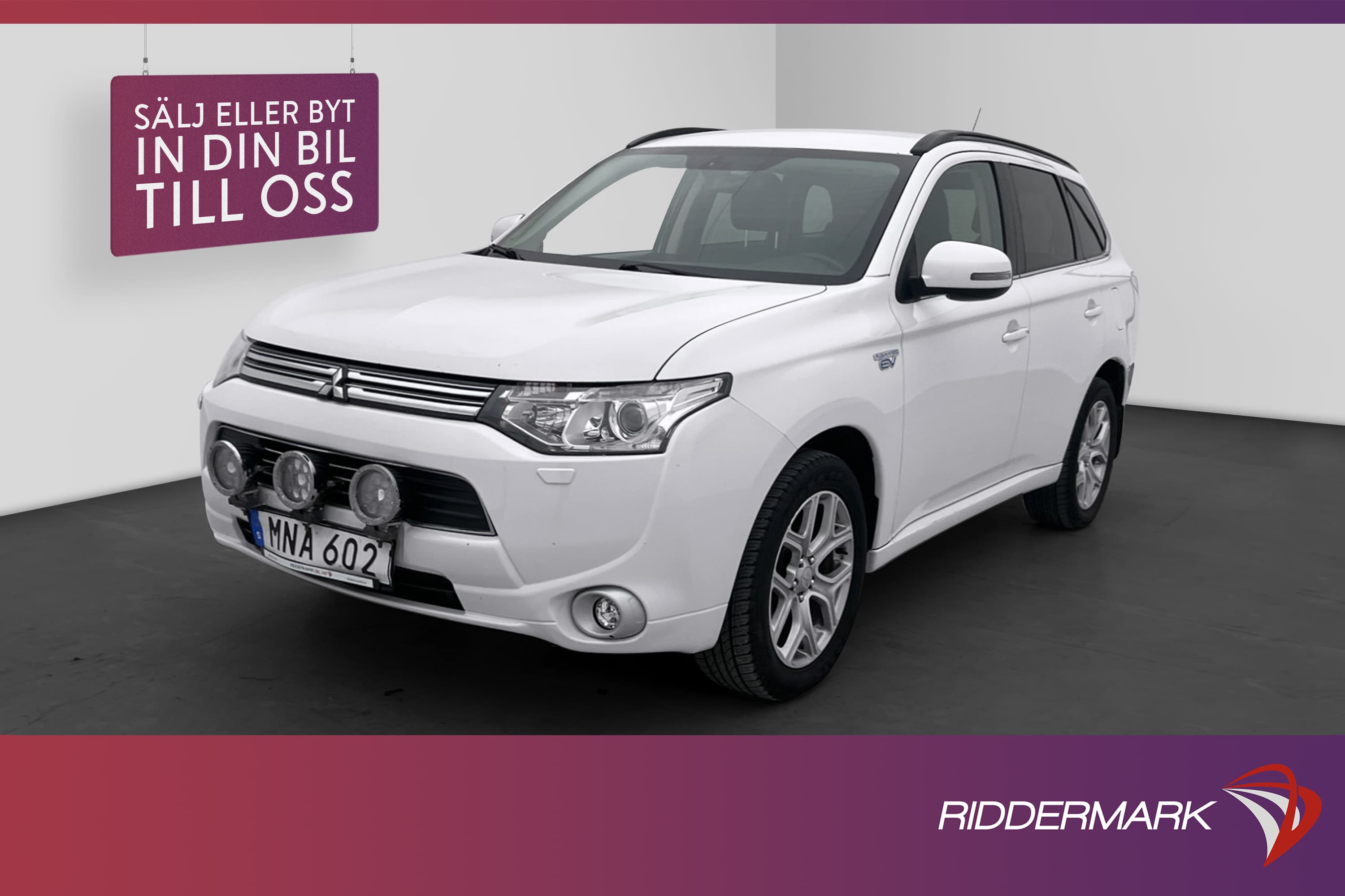 Begagnad Mitsubishi Outlander P-HEV 4WD 203hk 2014 | Riddermark Bil