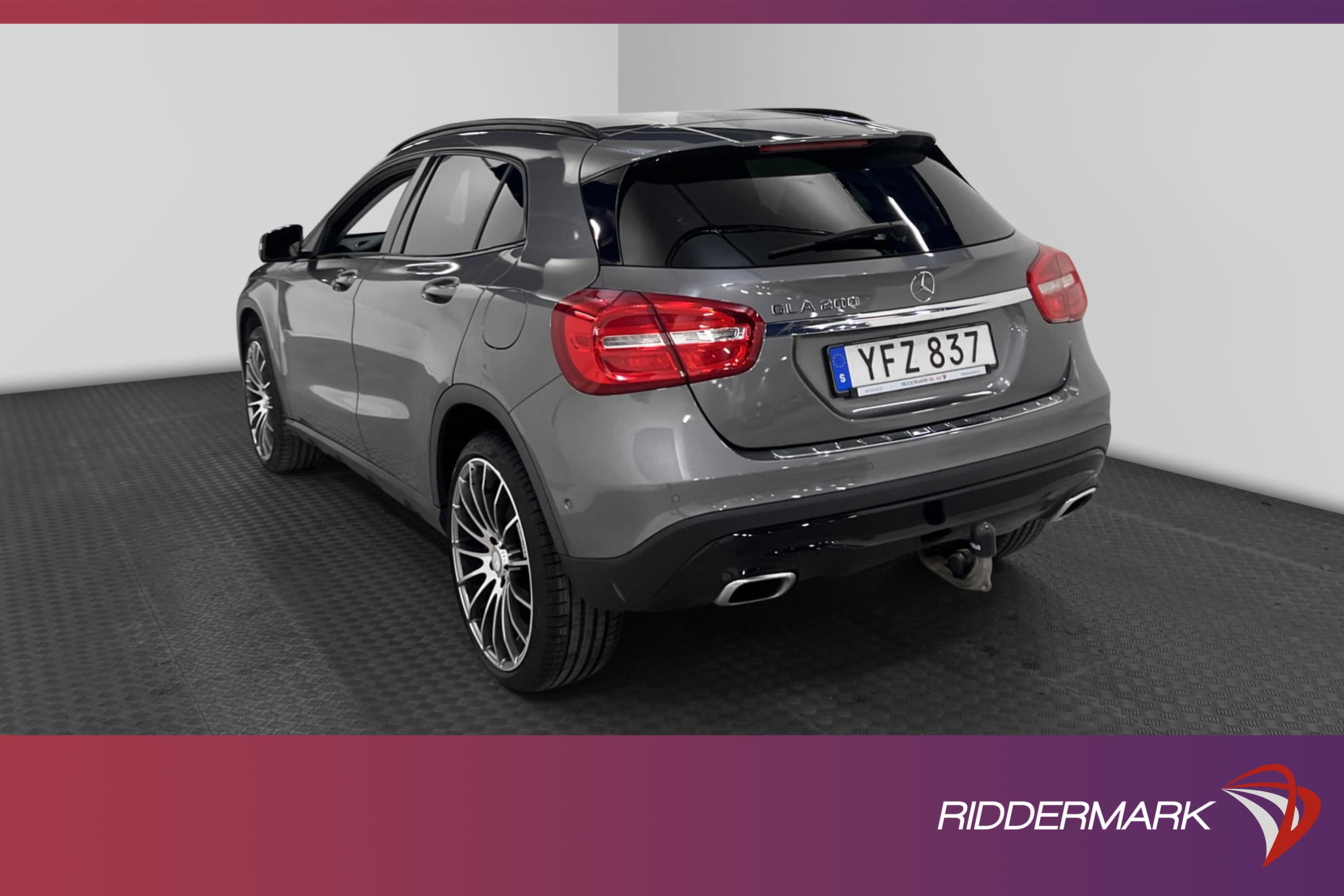 Begagnad Mercedes-Benz GLA 200 156hk 2017 YFZ837 | Riddermark Bil