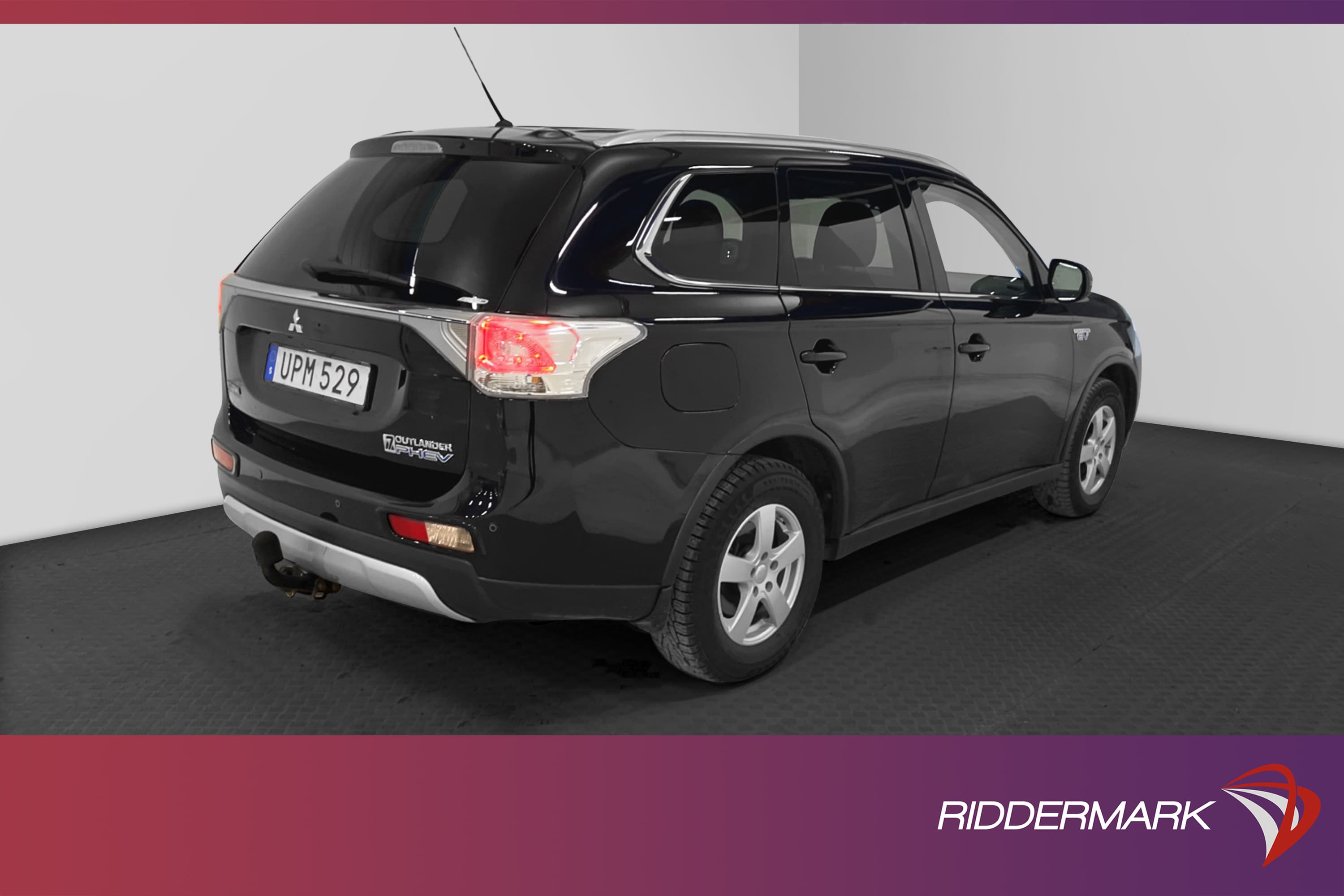 Begagnad Mitsubishi Outlander P-HEV 4WD 2015 UPM529 | Riddermark Bil