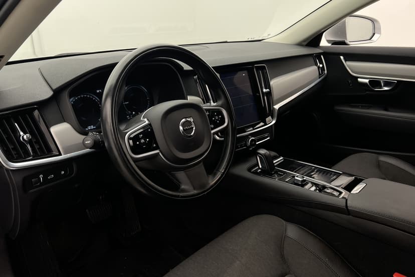 Begagnad Volvo V90 Recharge T6 AWD 2021 ZBB82D | Riddermark Bil