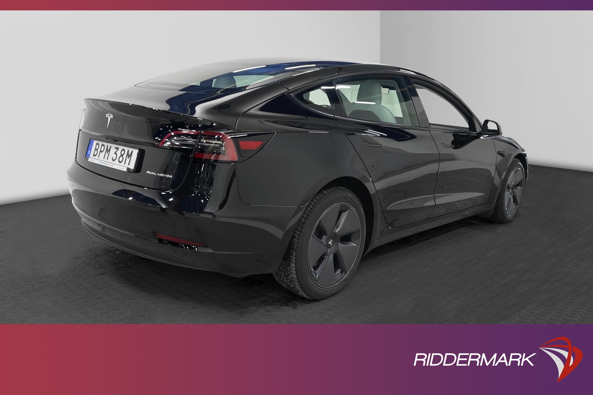 Begagnad Tesla Model 3 Long Range AWD 440hk 2023 | Riddermark Bil