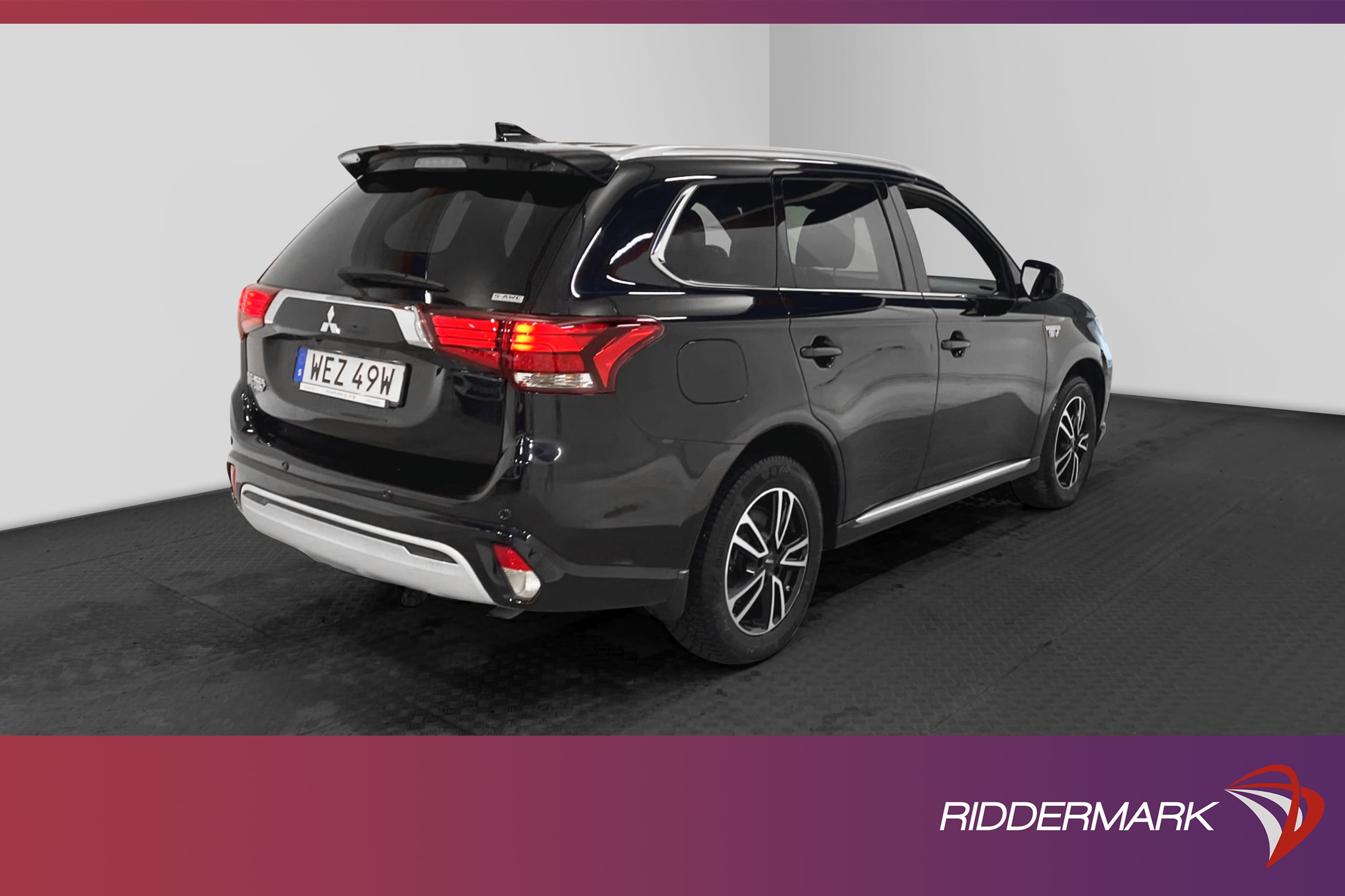 Begagnad Mitsubishi Outlander P-HEV 4WD 230hk 2020 | Riddermark Bil