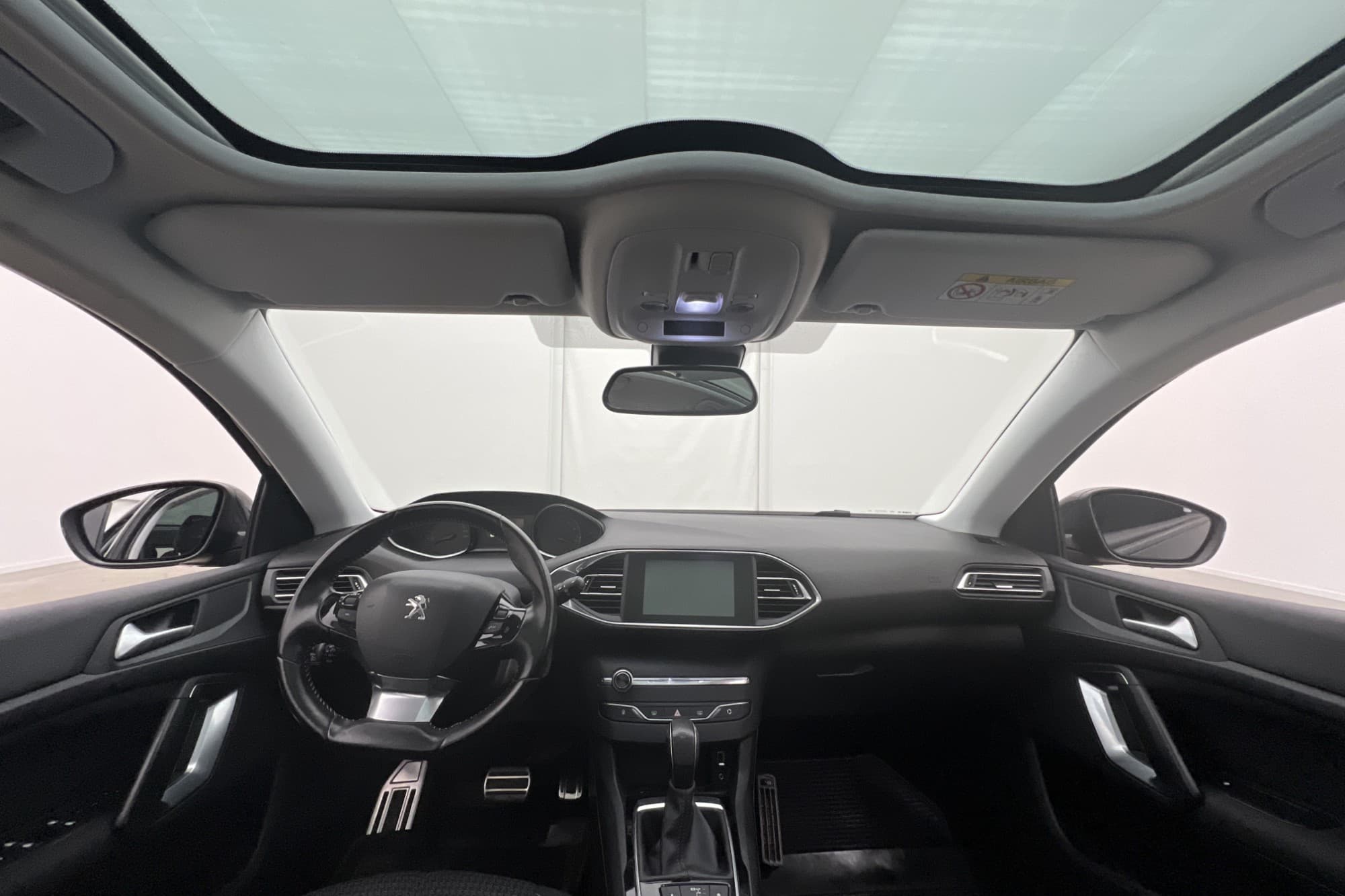 Peugeot 308 | Begagnade Peugeot 308 bilar till salu | Riddermark Bil