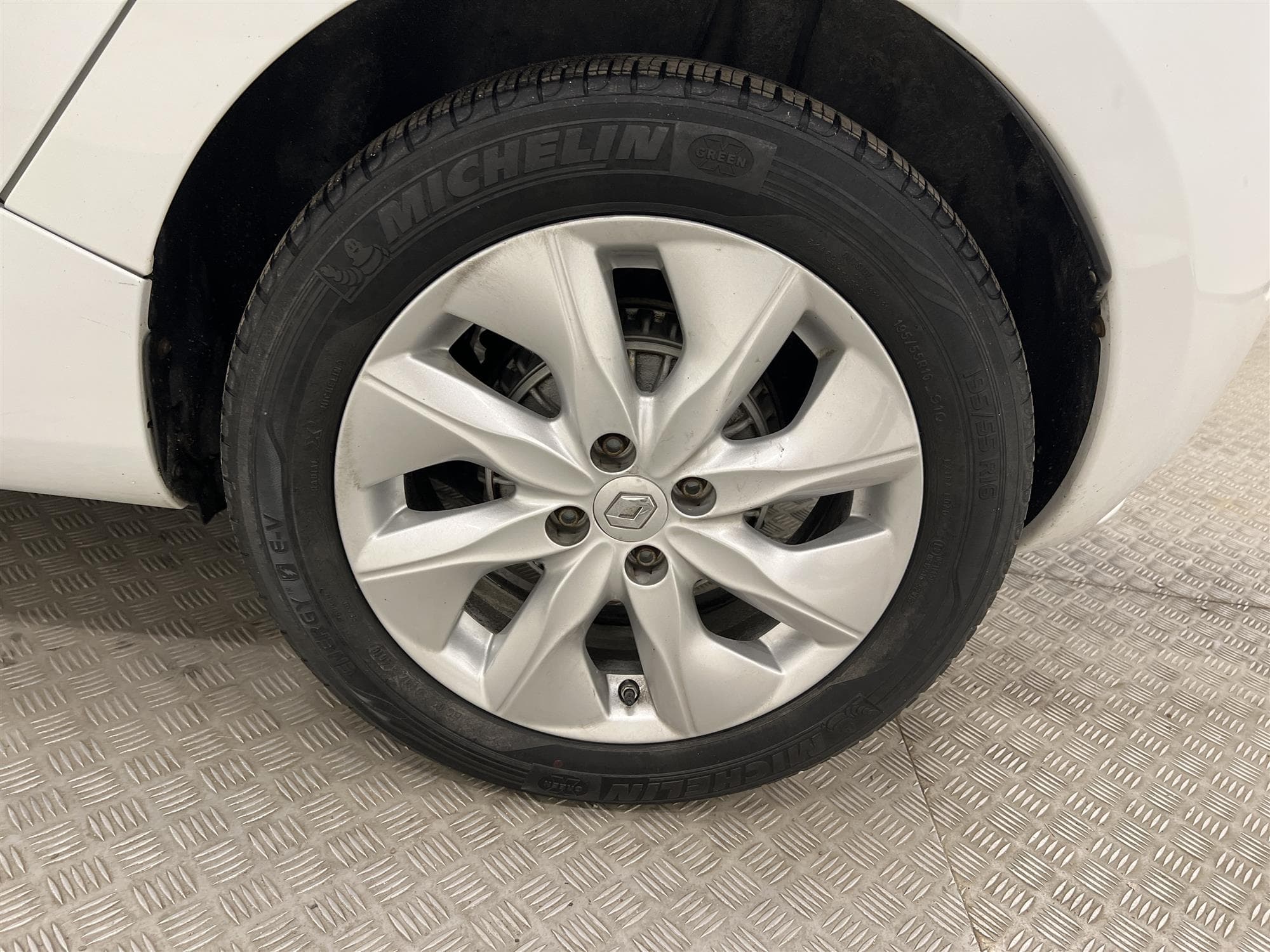 Begagnad Renault ZOE R240 22 kWh 88hk 2017 OHS414 | Riddermark Bil