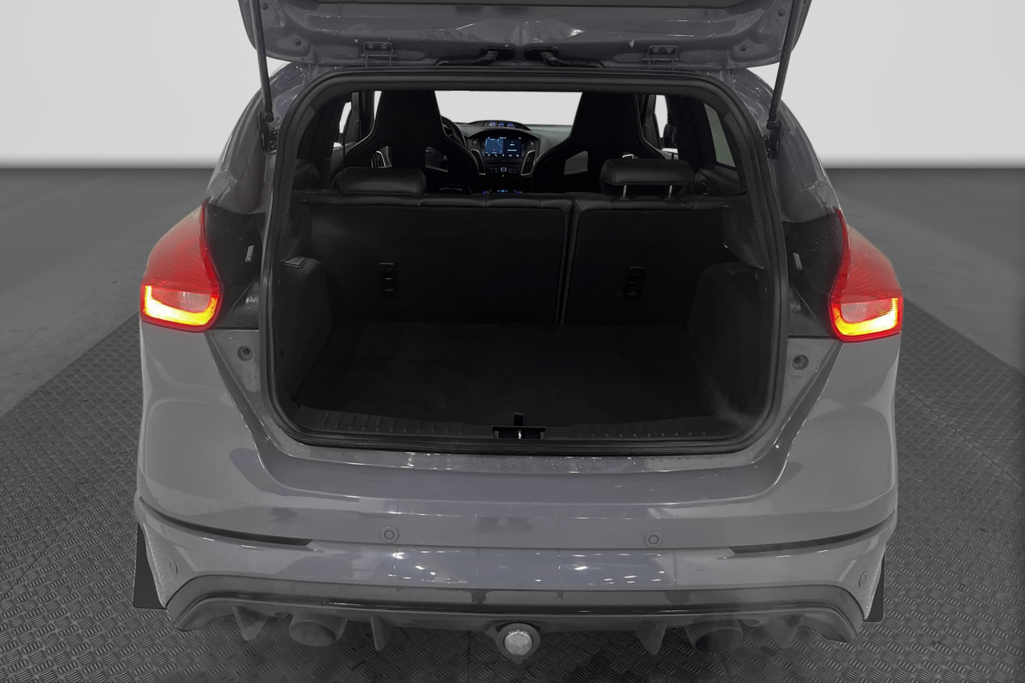 Begagnad Ford Focus RS 4WD 350hk 2017 OHE776 | Riddermark Bil