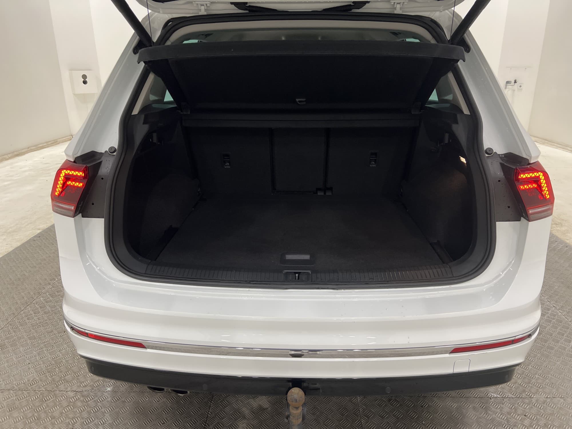 Begagnad Volkswagen Tiguan TDI 4M 190hk 2020 SPC06S | Riddermark Bil