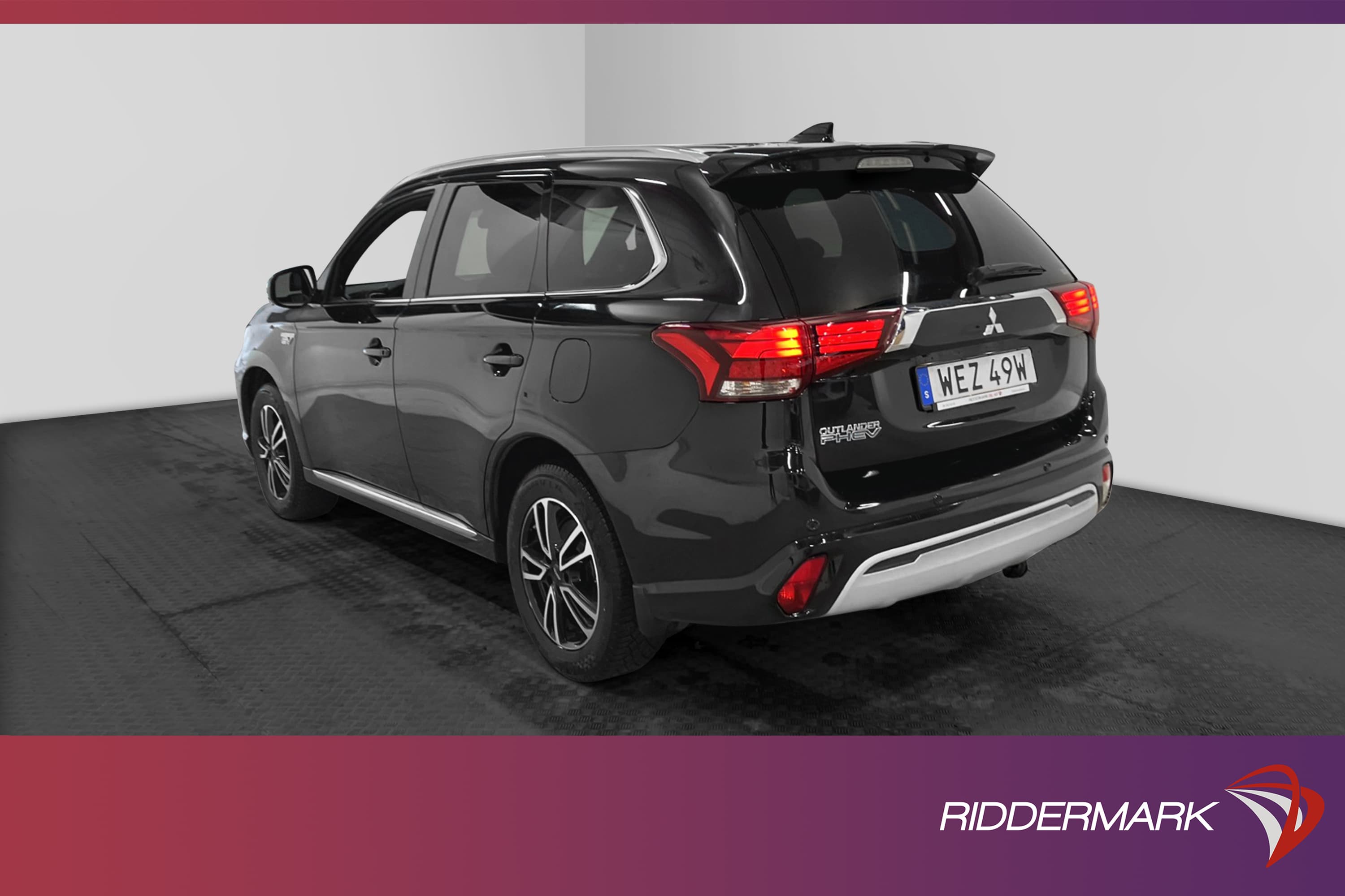 Begagnad Mitsubishi Outlander P-HEV 4WD 230hk 2020 | Riddermark Bil