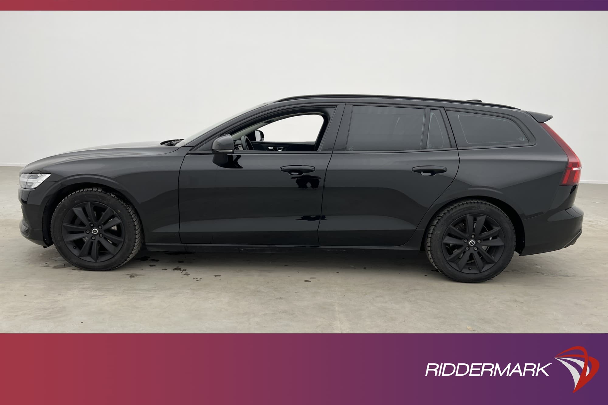 Begagnad Volvo V60 D3 AWD 150hk 2019 HNH98G | Riddermark Bil