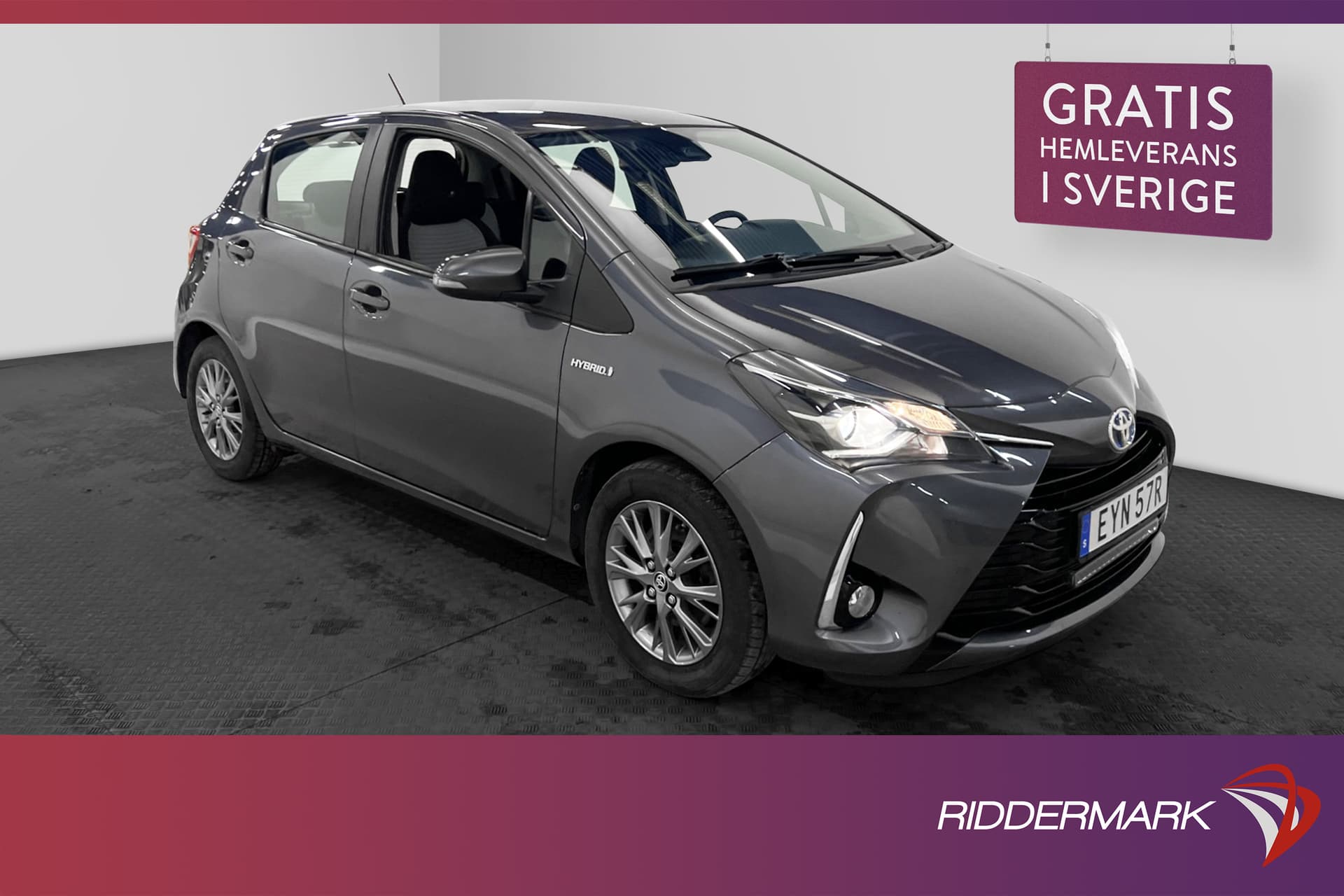 Begagnad Toyota Yaris Hybrid e-CVT 101hk 2019 EYN57R | Riddermark Bil