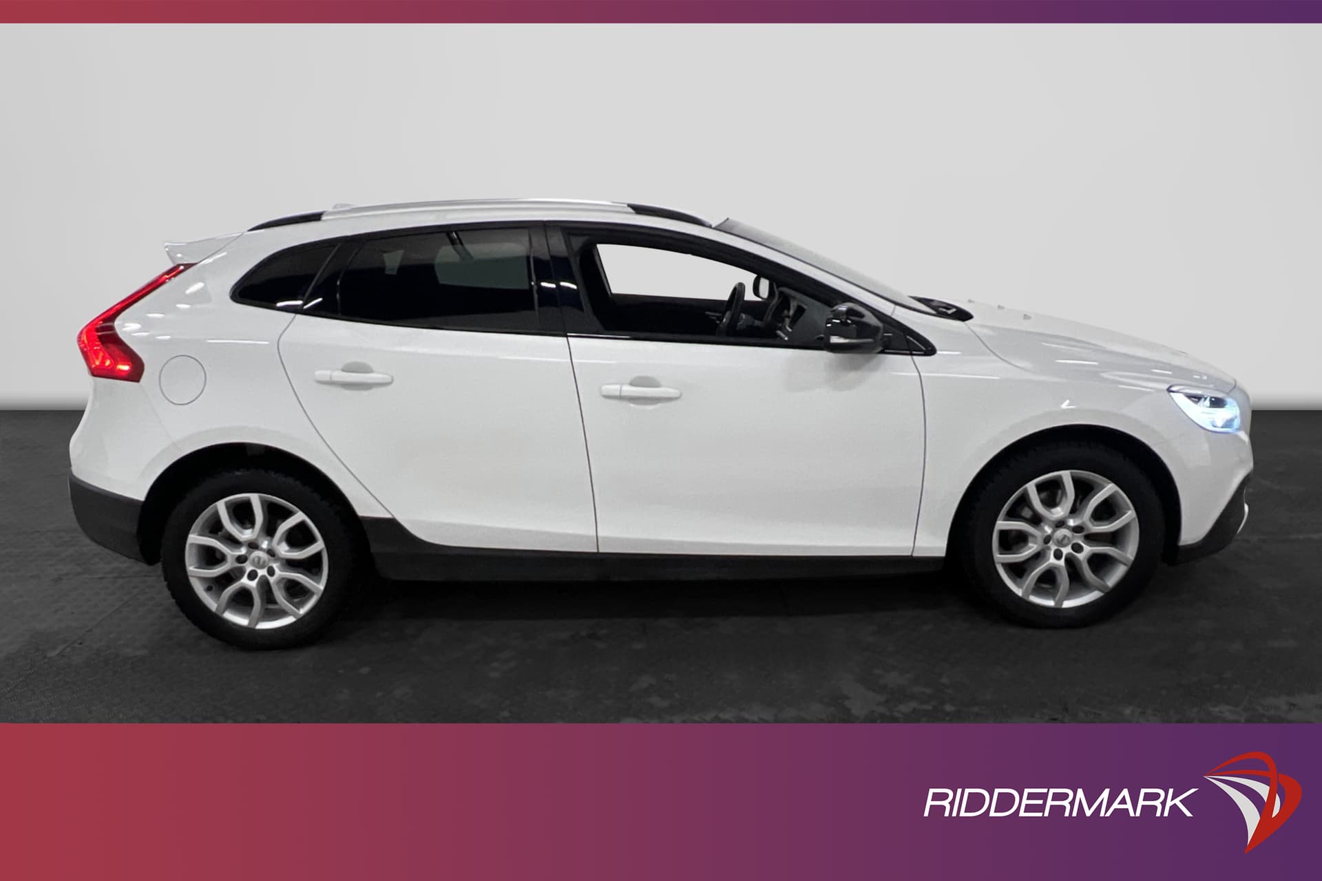 Begagnad Volvo V40 Cross Country D4 190h 2017 POU496 | Riddermark Bil