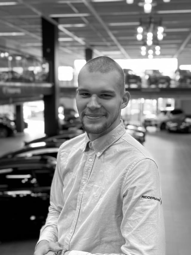 Begagnade bilar i Recharge Stockholm (Trygg bilhandlare) | Riddermark Bil